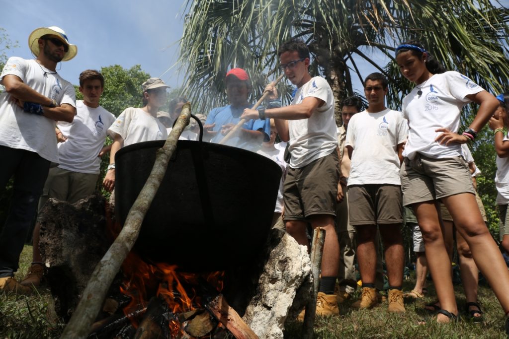 Los mayas ya mascaban chicle del árbol chicozapote