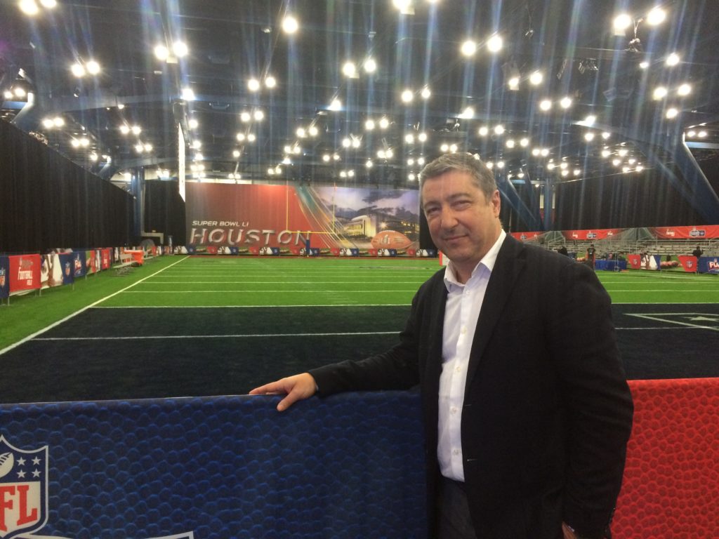 Joan Roca se une a la gran fiesta del fútbol americano | BBVA