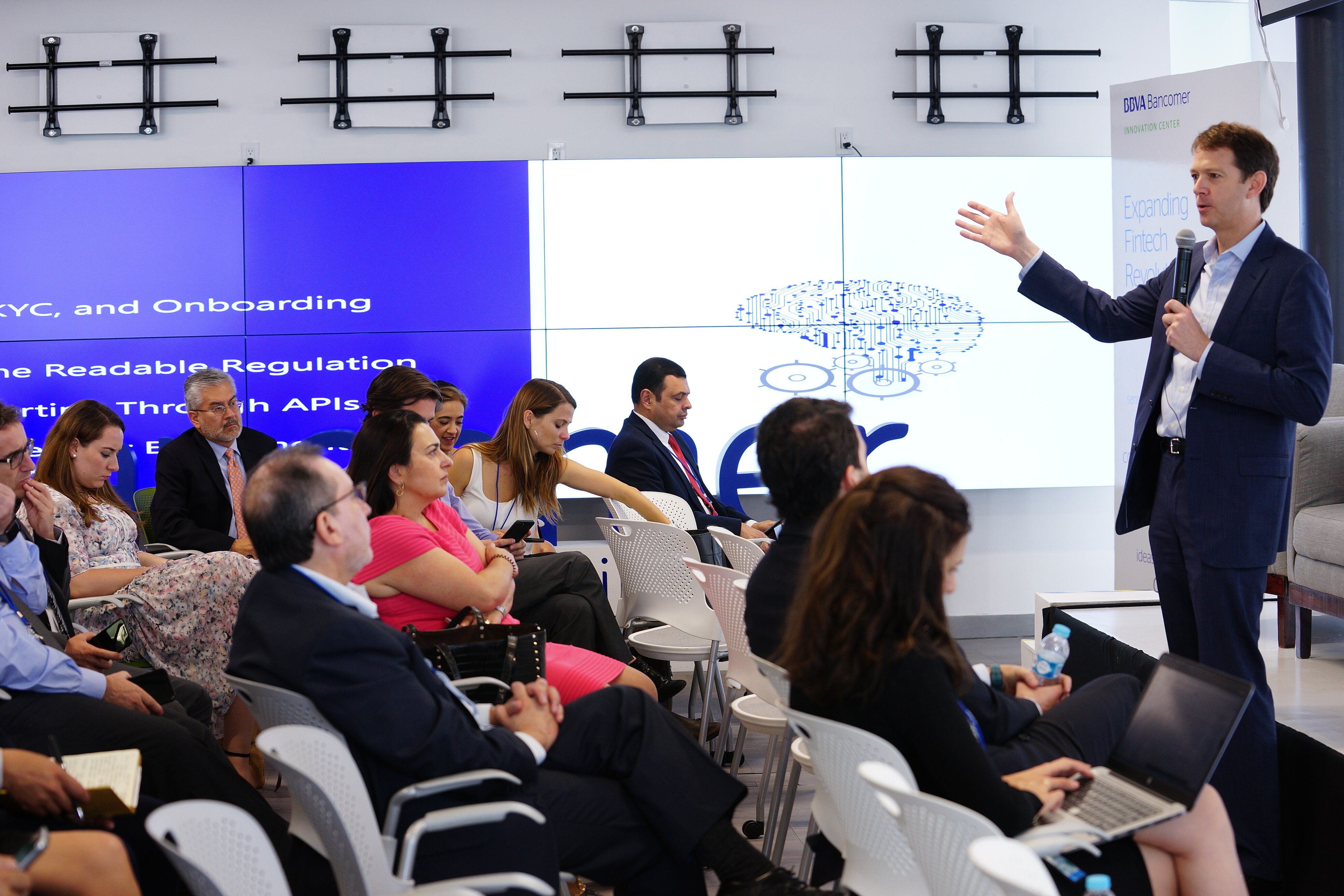 Regtech: cuando el futuro alcanzó a los reguladores | BBVA