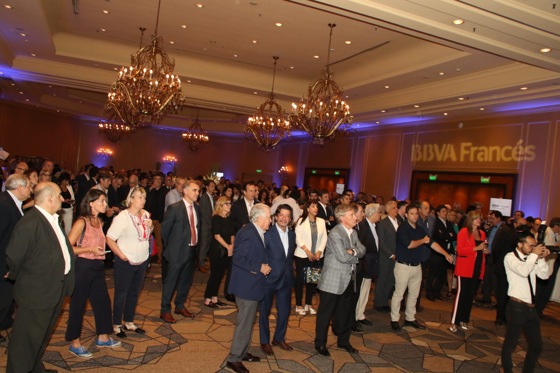 En el encuentro de fin de año del BBVA Francés se brindó por la paz en ...