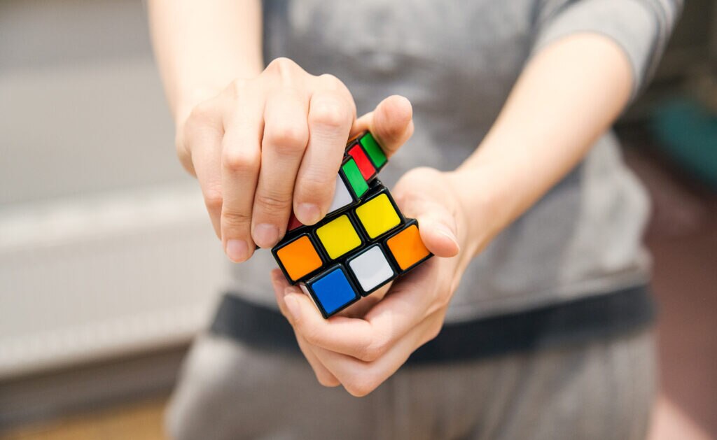 Vídeo | El cubo de Rubik: el juguete que marcó a la sociedad de los 80