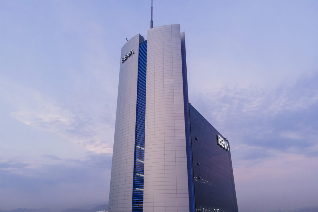 Euromoney honors BBVA as the best bank in Peru | BBVA