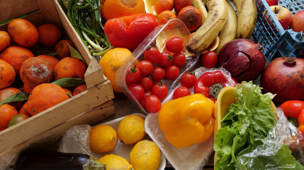 Desperdicio alimentario: qué es y cómo reducirlo en casa | BBVA