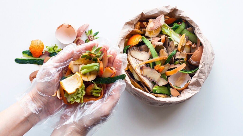 De 'basura' a deliciosas recetas: el 'trash-cooking' transforma la cocina