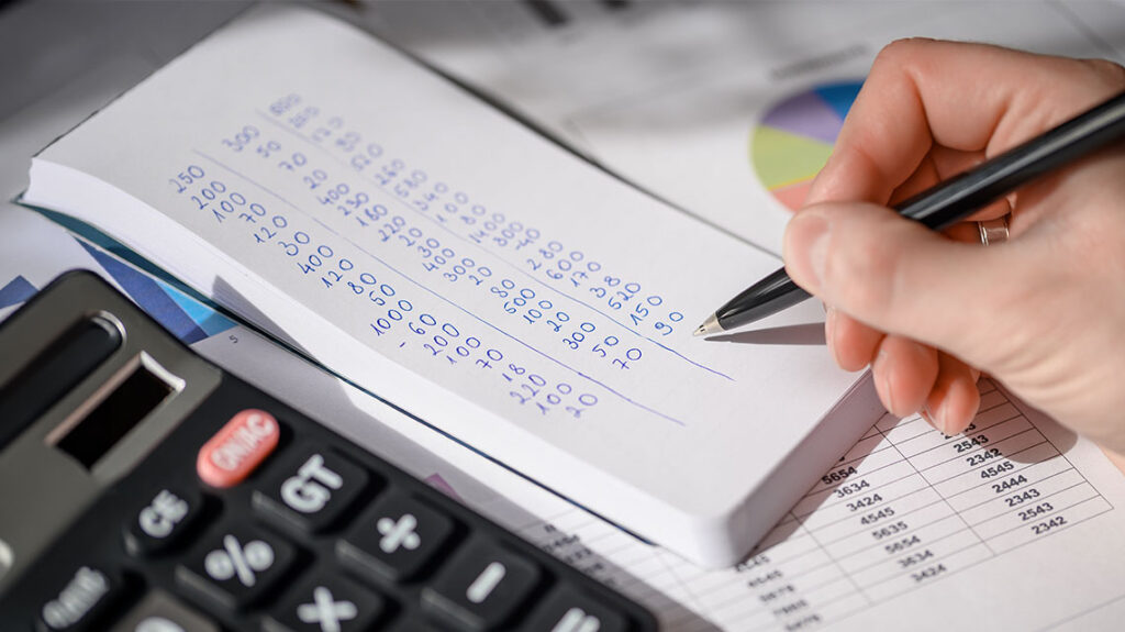 Cómo calcular la retención de una factura con IVA y con IRPF
