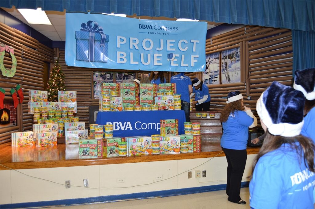 In its fourth year, Project Blue Elf spreads joy to 6,000 children | BBVA